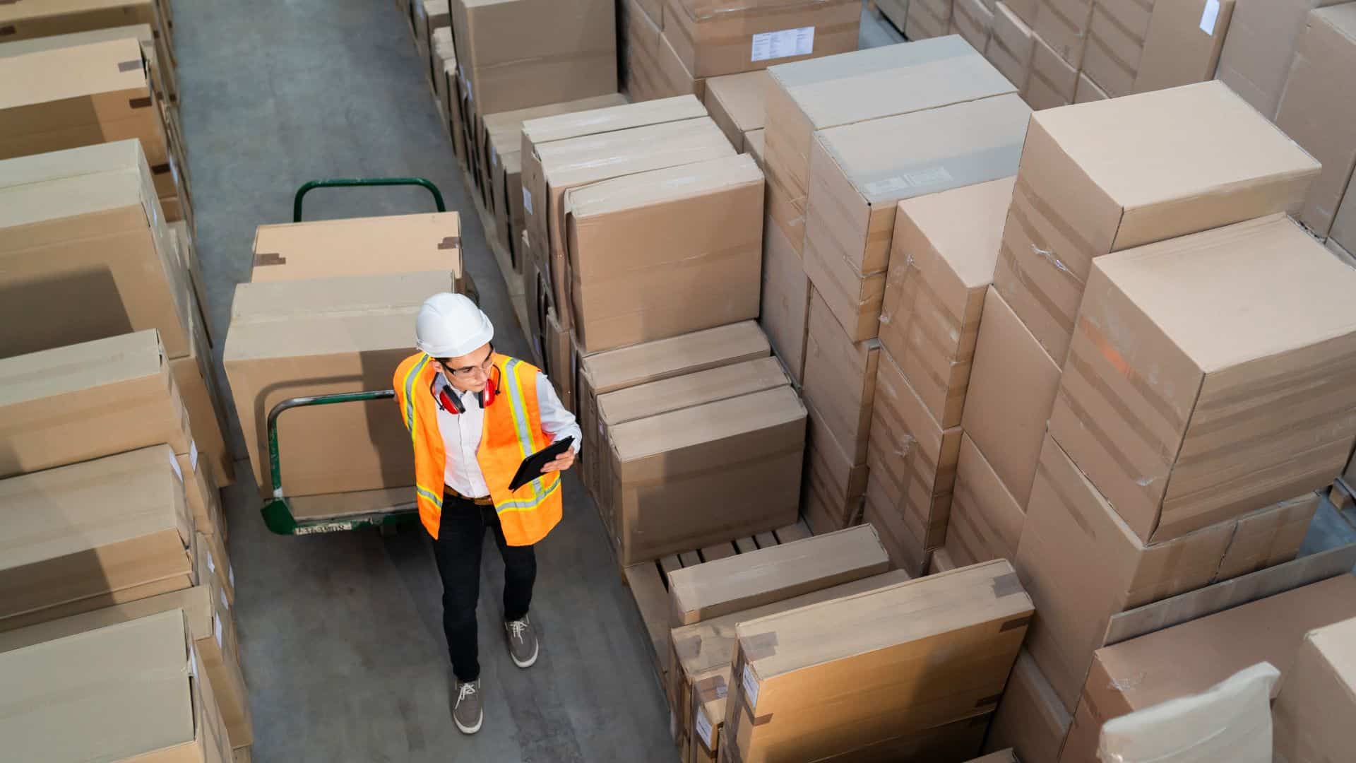 Choisir le meilleur chariot de manutention : Conseils et